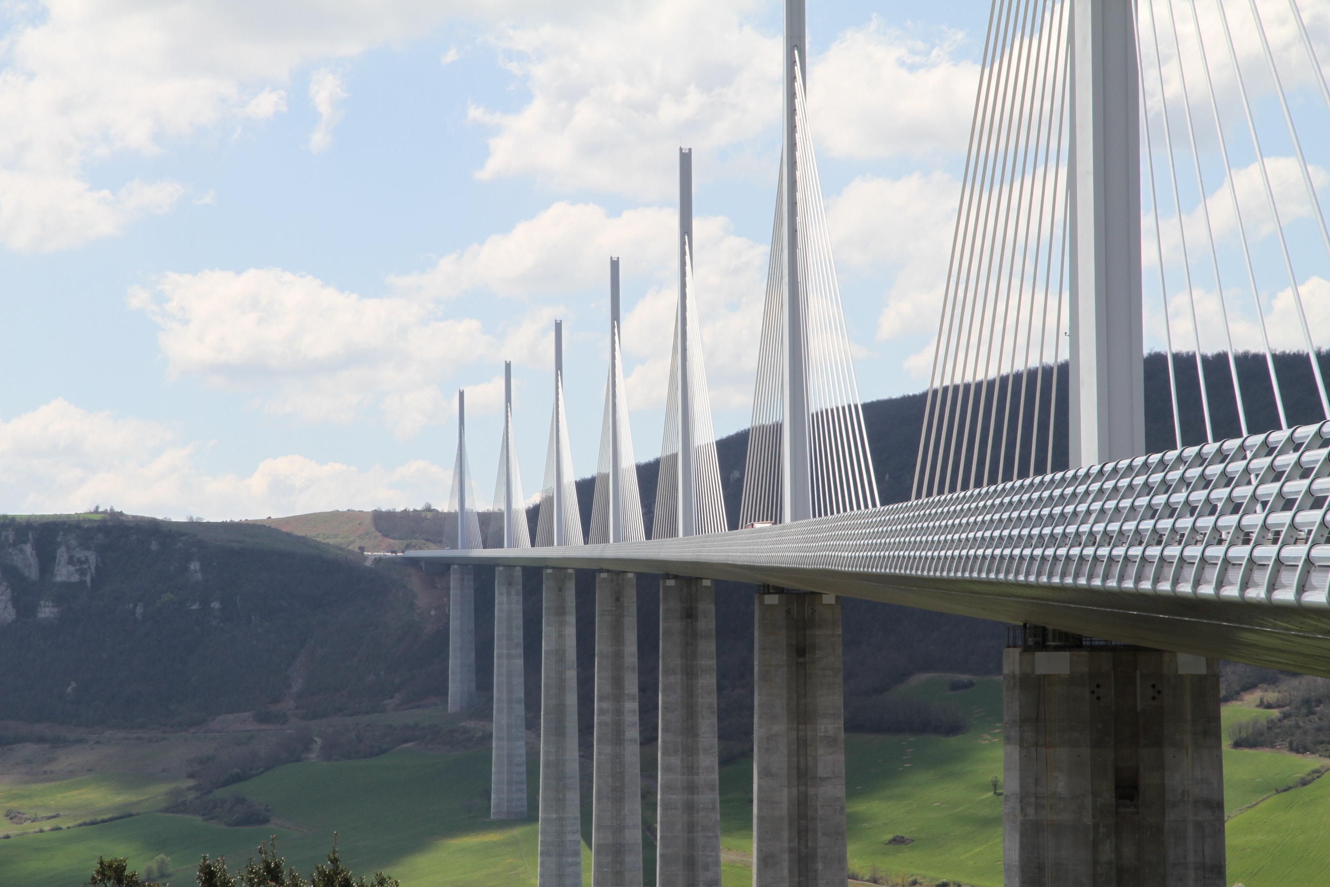 5 of the Coolest Bridges in the World - Traveler Master
