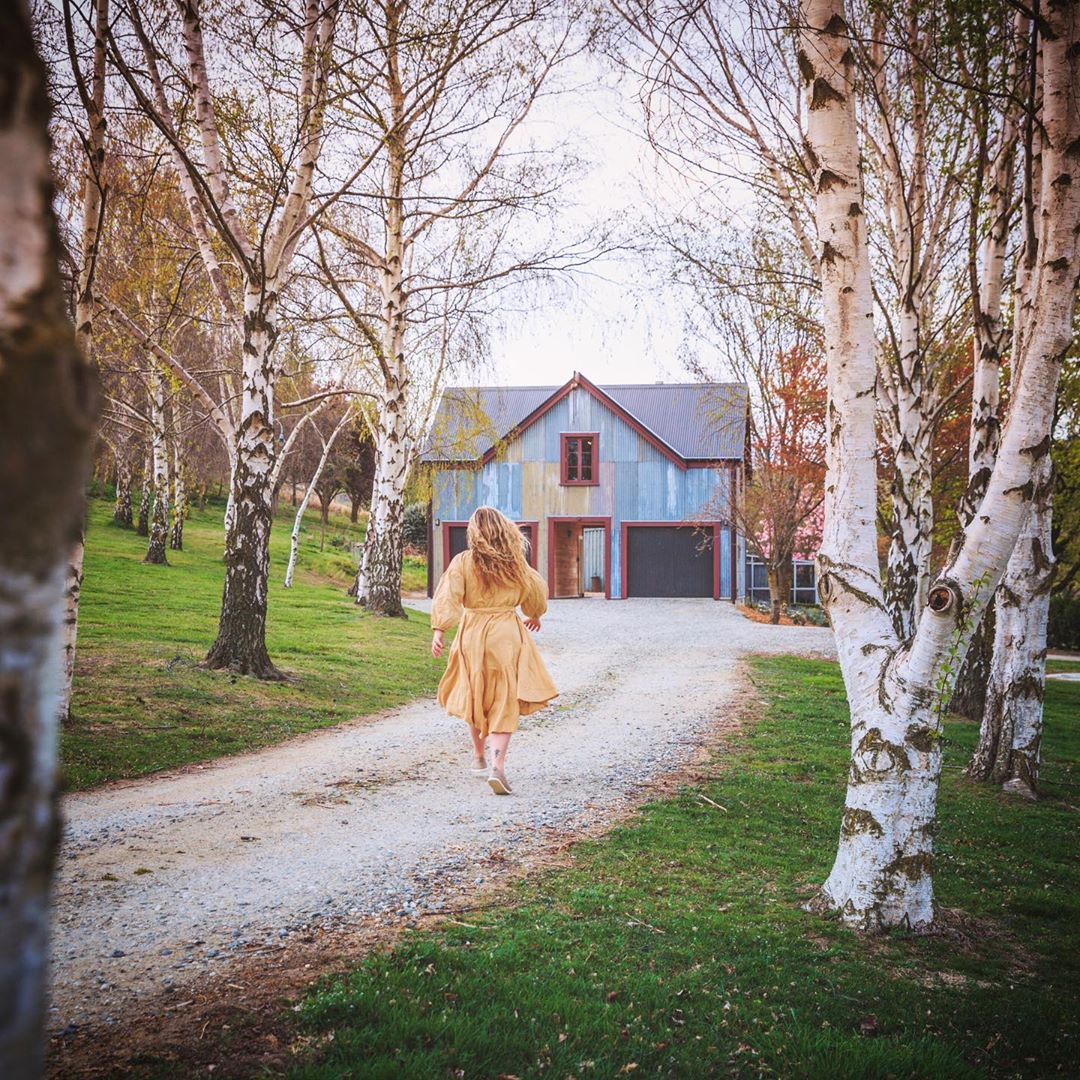 Liz Carlson Makes a Living Traveling the World - Traveler Master