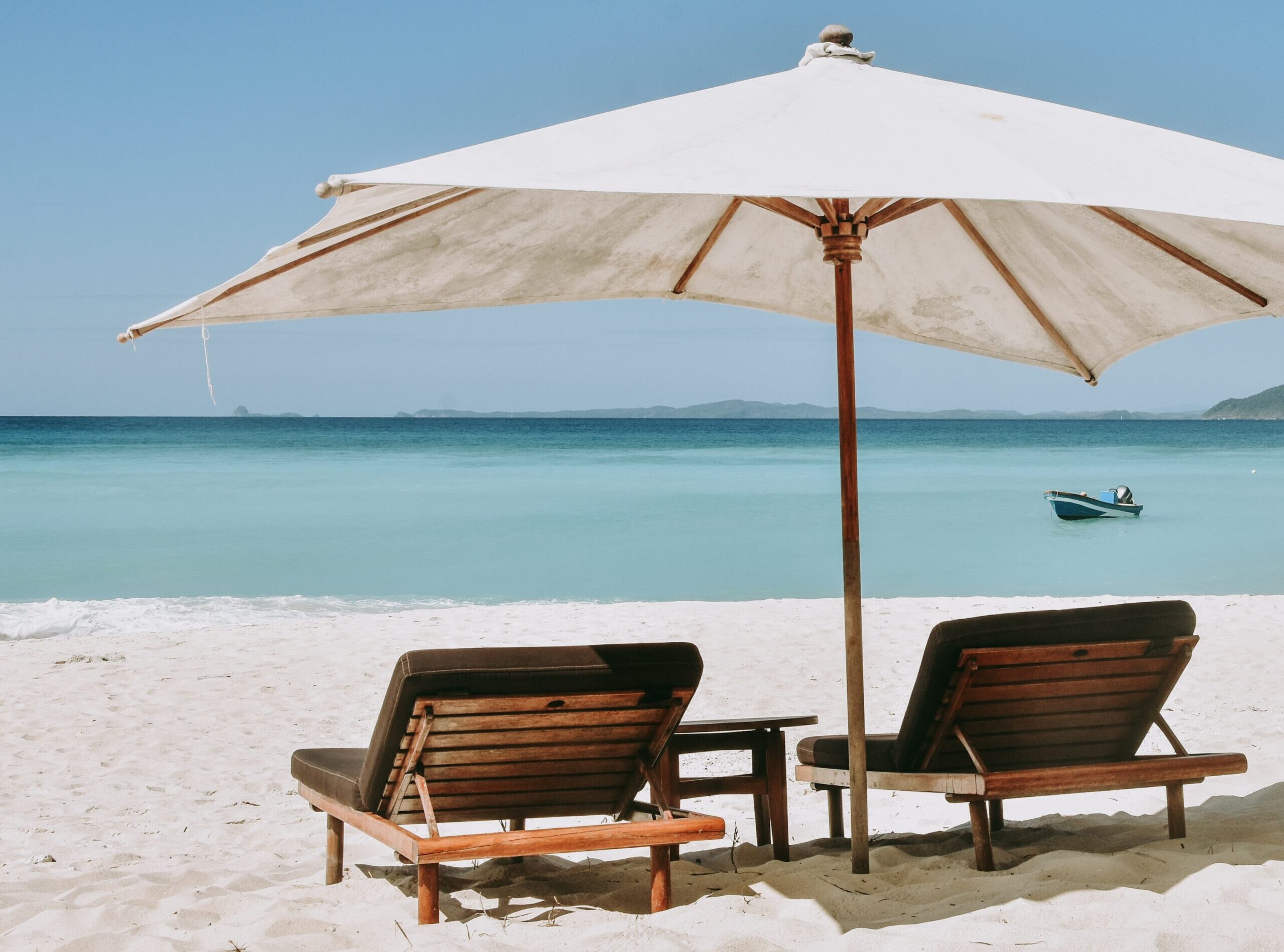 Beach Holiday Essentials: What to Pack - Traveler Master