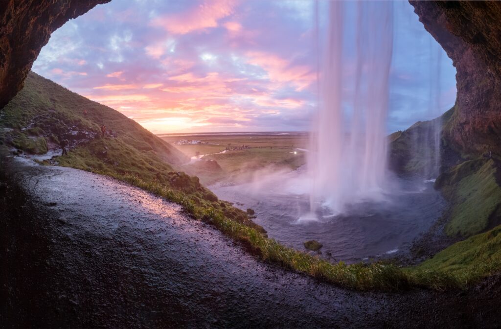 Here's How to Spend Your Time in Iceland - Traveler Master
